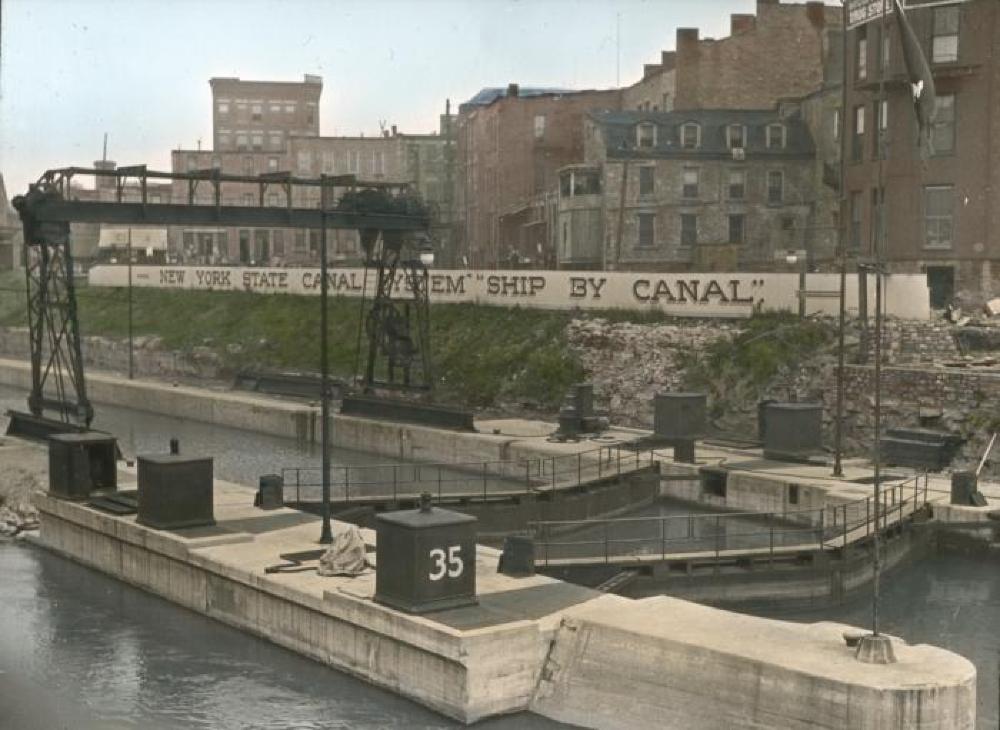 New York State Barge Canal, Lock 35, Guard Gate and Gantry Crane ...
